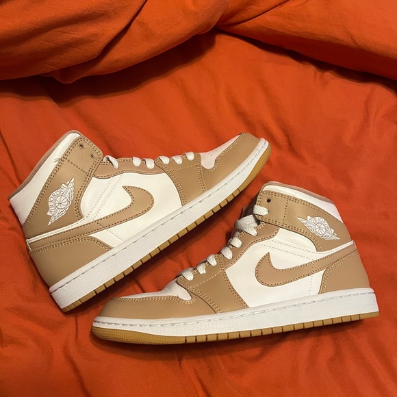 Shoes | Air Jordans 1 Mid | Poshmark